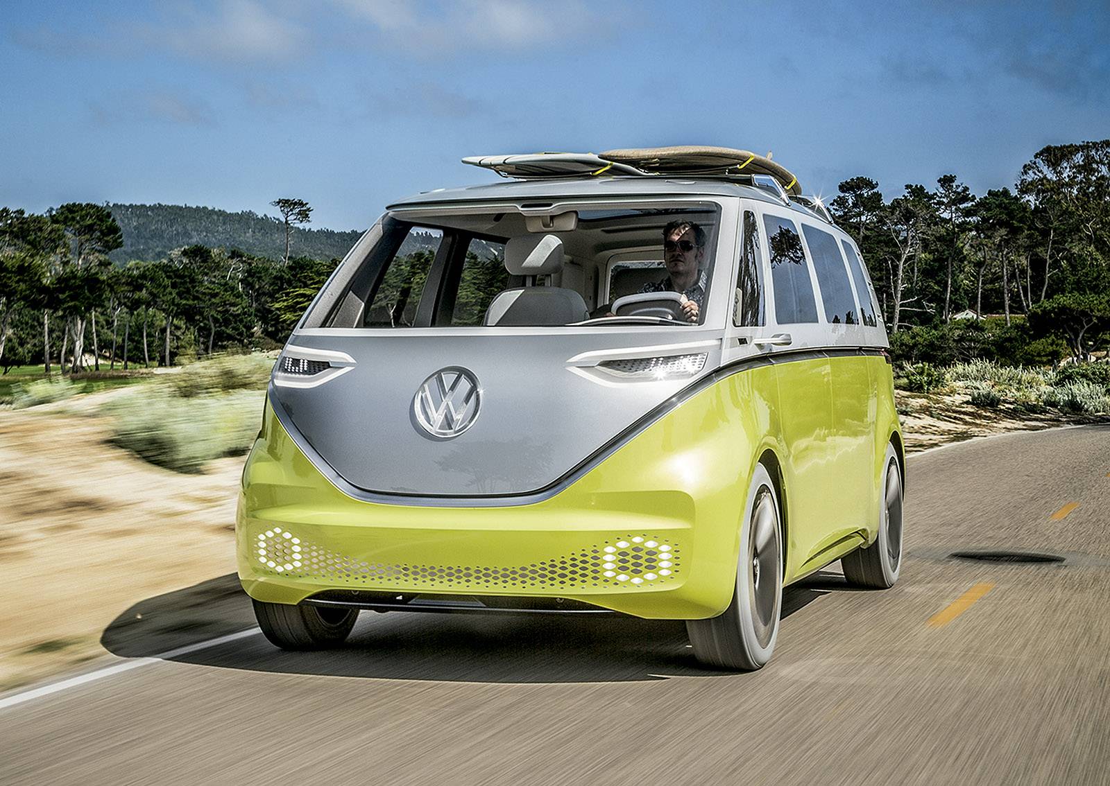 Volkswagen anuncia a volta da Kombi, modelo novo será elétrico e cheio ...