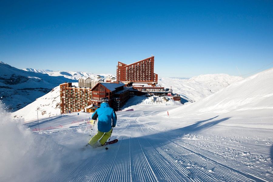 Qual época tem neve em Santiago, capital do Chile?