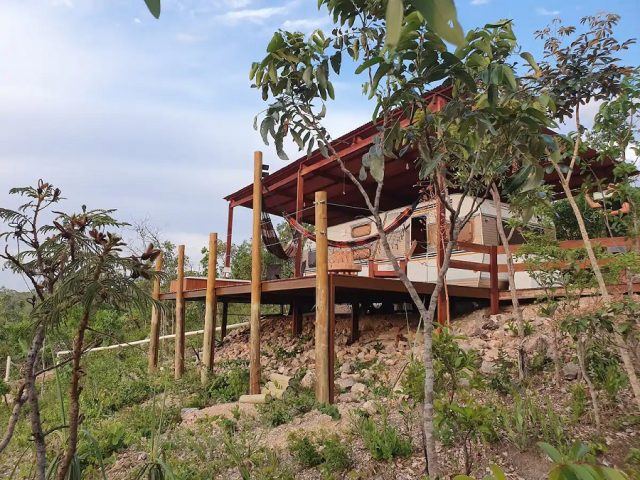 Trailers instalados em mirantes são opção de hospedagem na Chapada dos ...