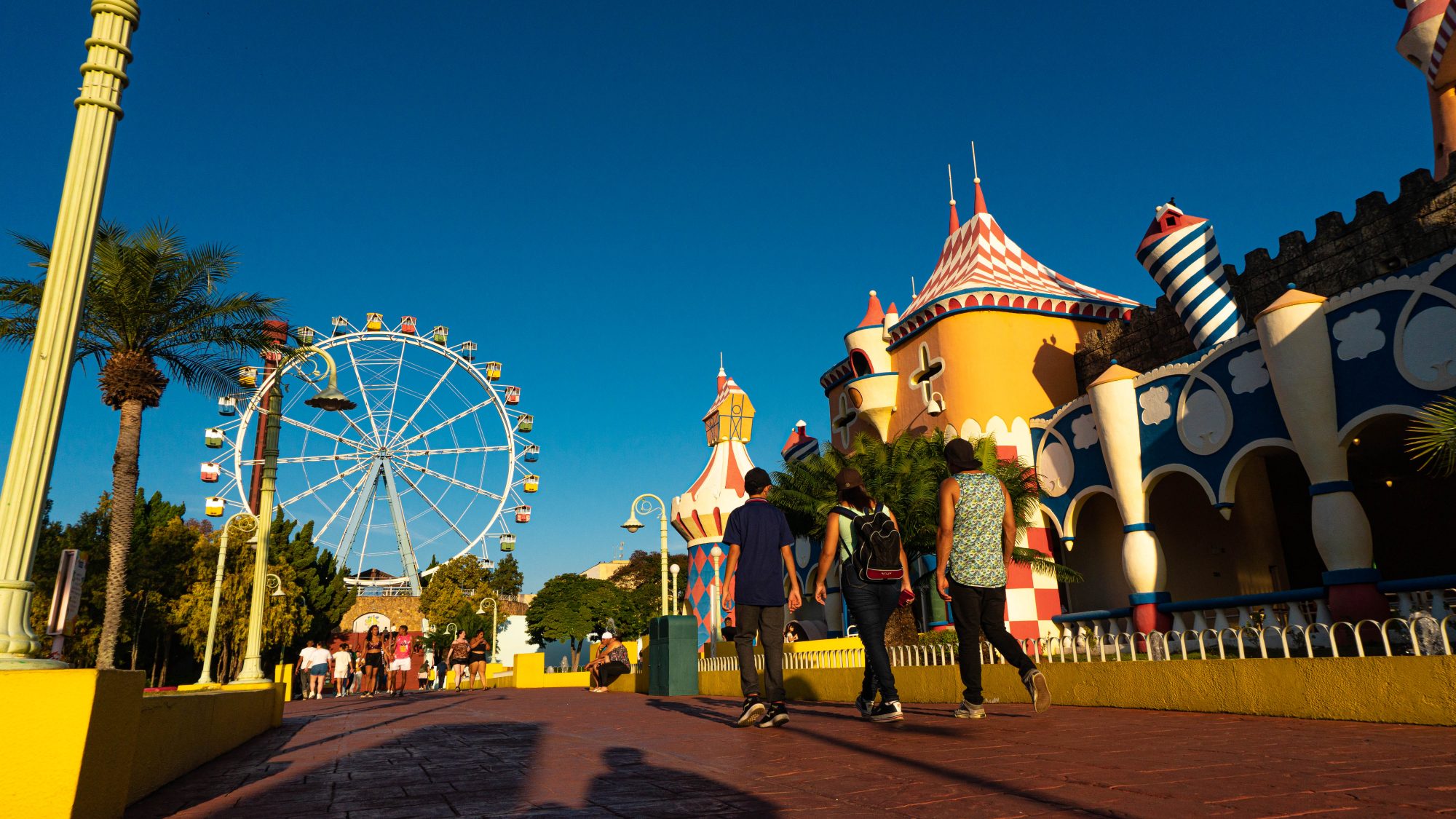 Hopi Hari: tudo o que você precisa saber para conhecer o parque