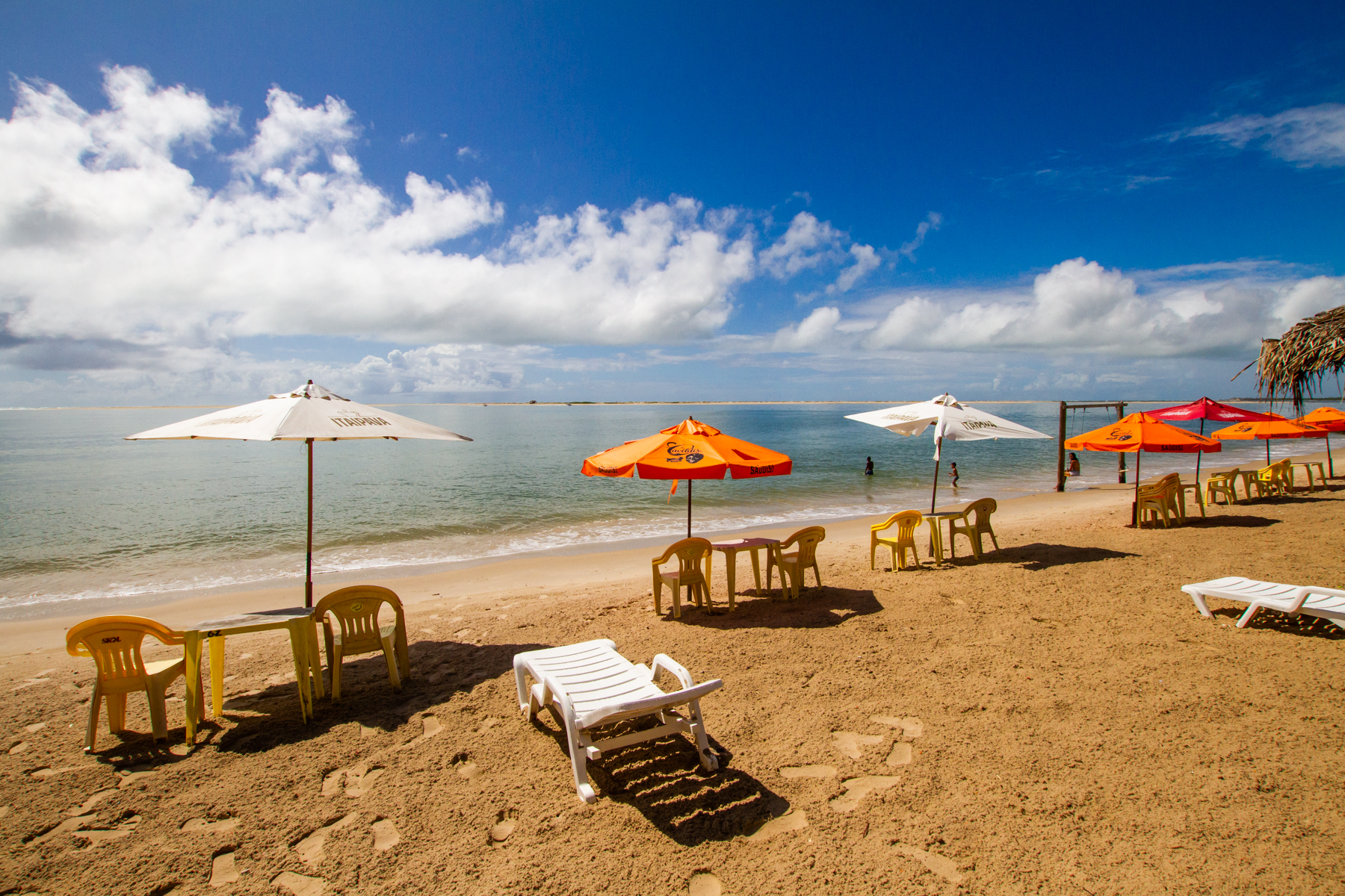 As 12 praias mais lindas de Sergipe em fotos
